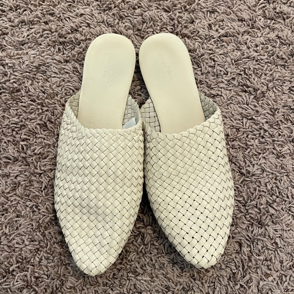 Universal Thread | Shoes | Universal Thread Womens Woven Mules | Poshmark